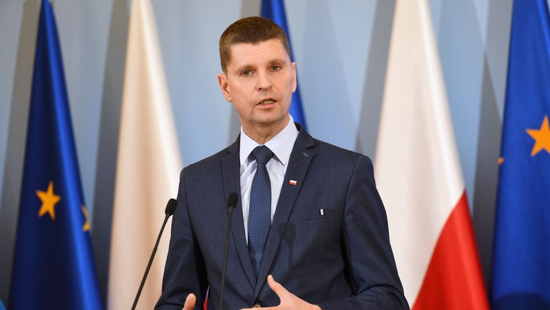 Koronawirus w Polsce. Piontkowski: wydaje się pewne, że przerwa będzie ...