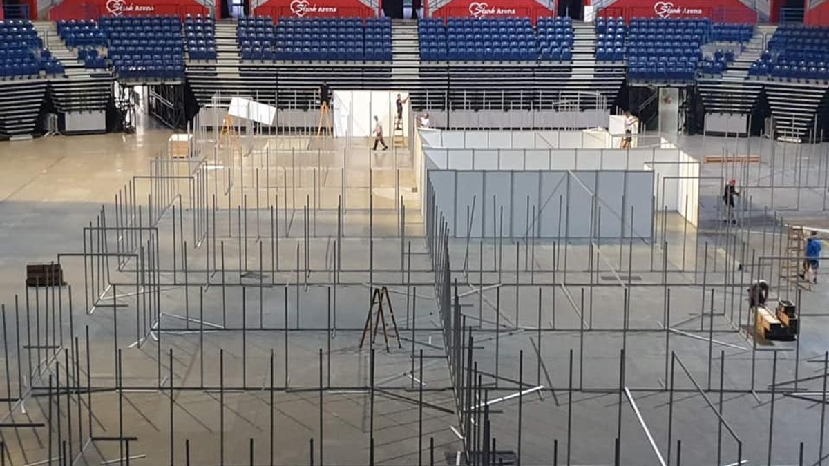 POČELO OPREMANJE "ARENE” Sutra će biti spremna za prijem pacijenata - Blic