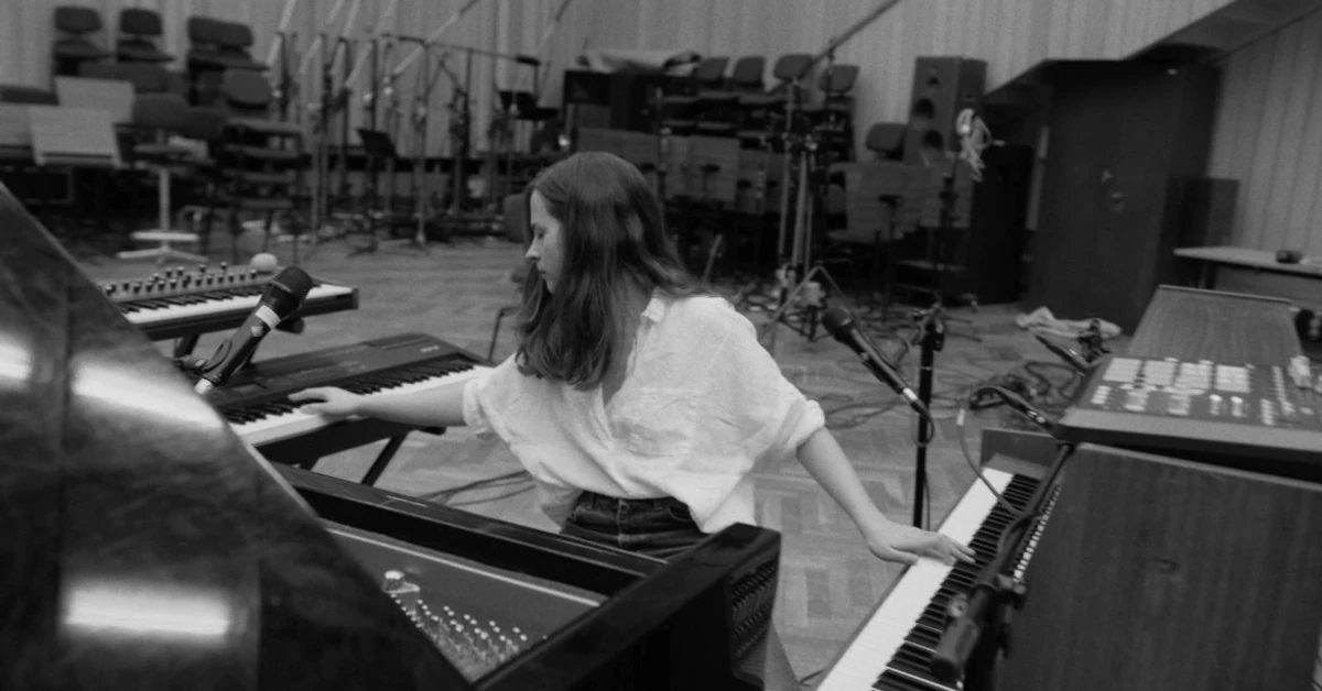 Hania Rani "Ghosts". Duchy jesienią przysiadają się najlepiej [RECENZJA ...