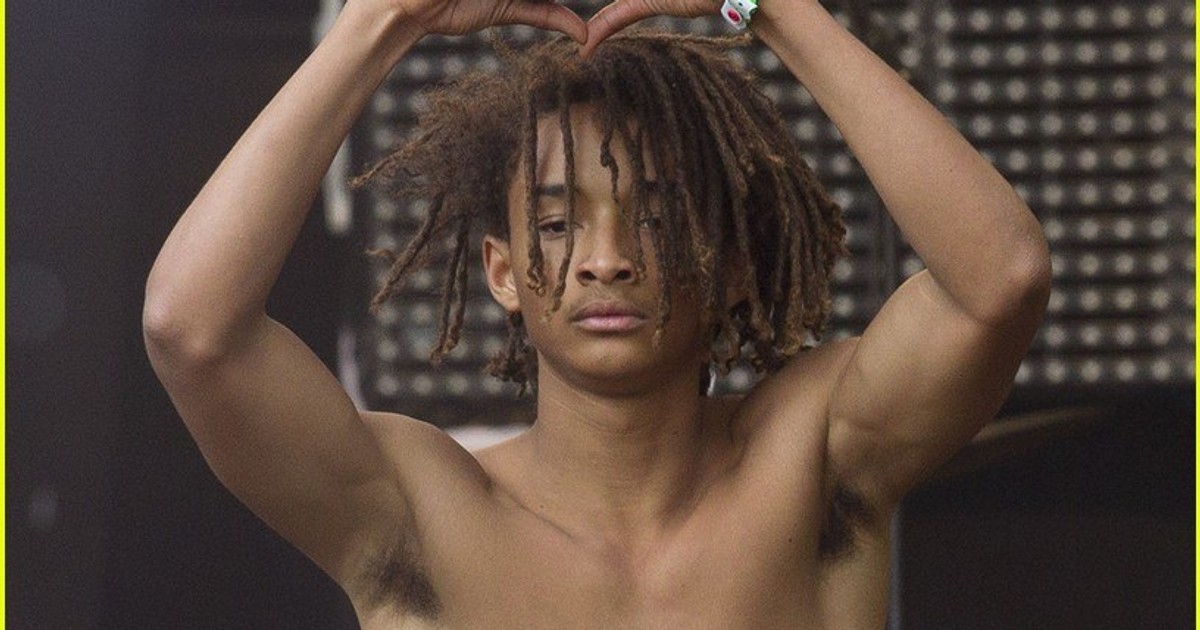 Rapper goes shirtless once again | Pulse Ghana