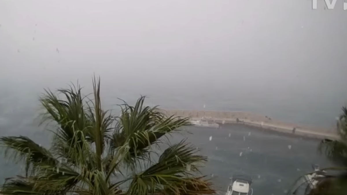 (Video) Sastavili se nebo i voda: Kamere zabeležile zastrašujući ...