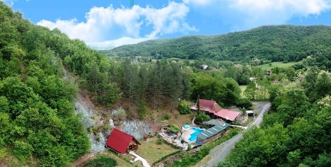 Goran prodaje 2 kuće, bazen i 17 ari placa za 88.000 evra: Evo gde se kompleks nalazi