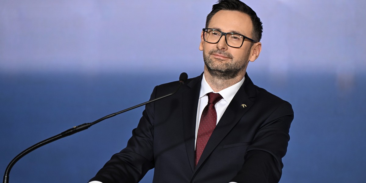 Daniel Obajtek nie pojawi się na razie na komisji śledczej. "Przyjdę po wyborach" - Wiadomości