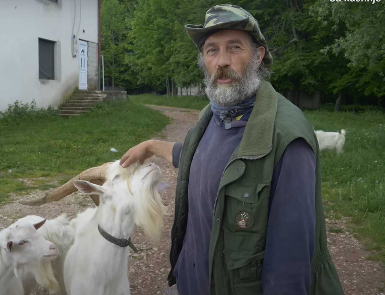 Pastir iz Bunara govori 5 jezika i traži ženu - Blic