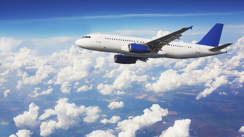 Dlaczego lot samolotem z zachodu na wschód jest szybszy? - Podróże