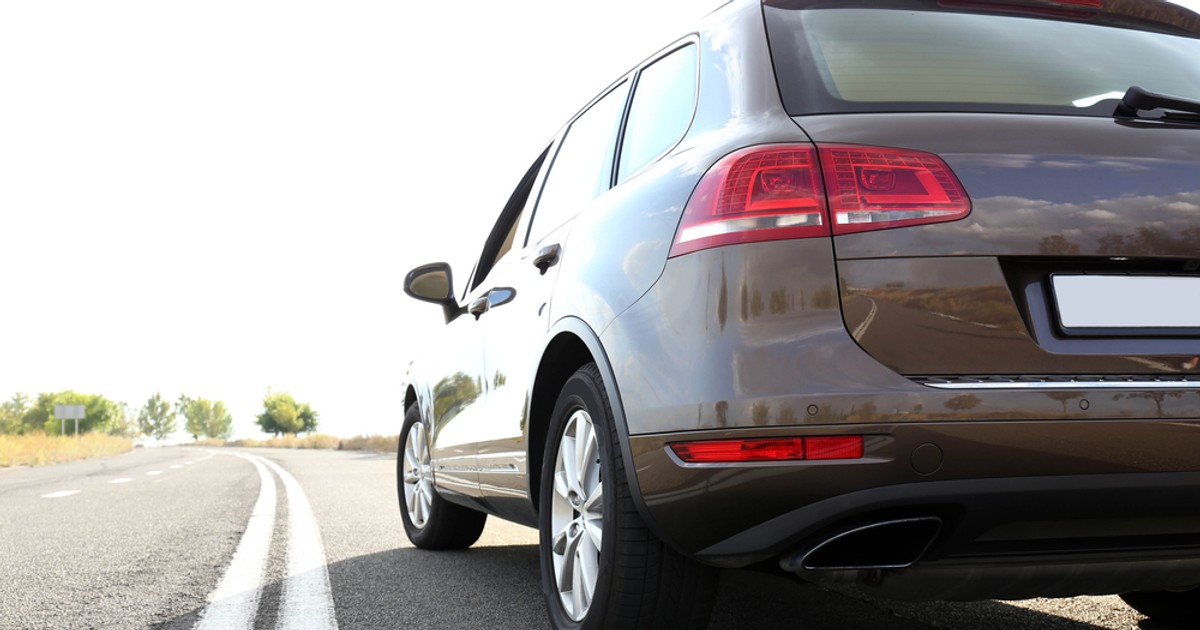 Warmińsko-mazurskie: pijany zaparkował auto na środku ulicy i zasnął ... Warmińsko-mazurskie: pijany zaparkował auto na środku ulicy i zasnął ...