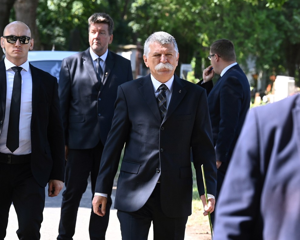 Végső búcsút vettek Tellér Gyulától, Orbán Viktor is beszédet mondott ...