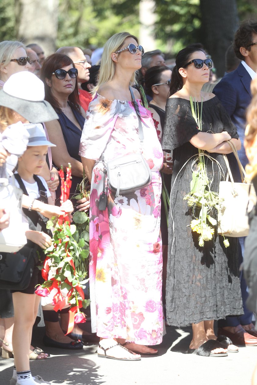 Znani na pogrzebie Kory. Tak pożegnali przyjaciółkę. ZDJĘCIA