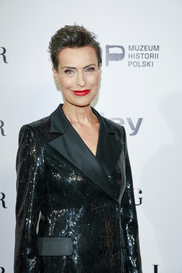 Danuta Stenka błyszczy na pokazie Deni Cler. Joanna Górska zagrała nogą ...