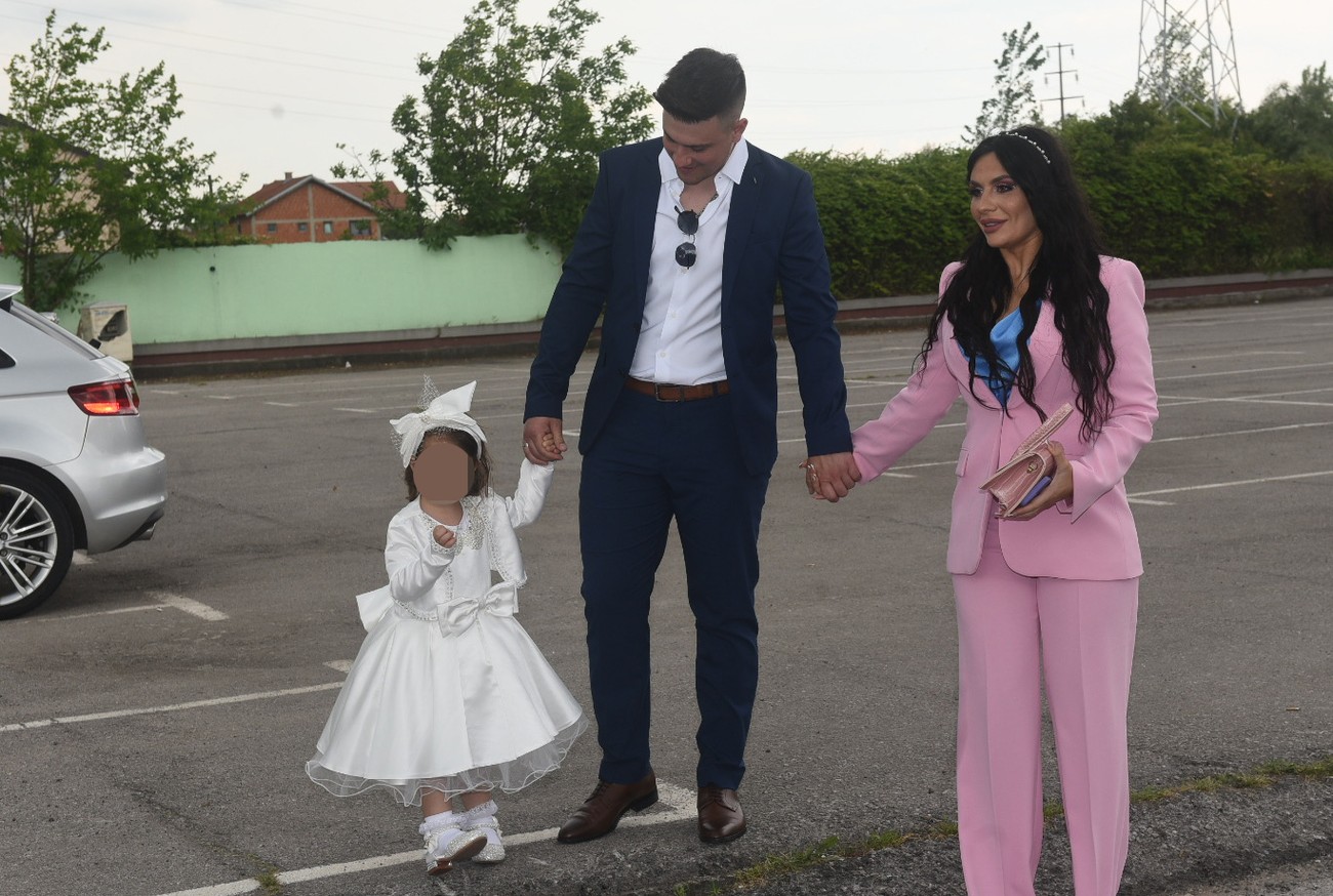 Veliko slavlje povodom krštenja unuke Zorice Brunclik: Devojčica u ...