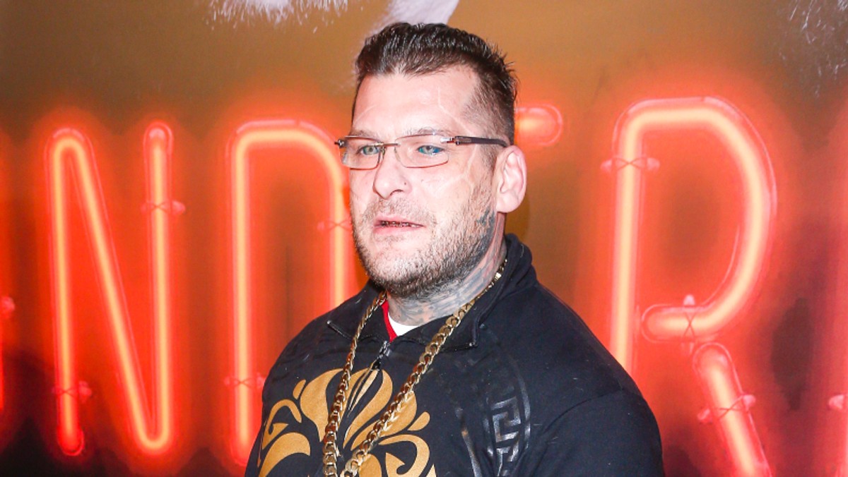Popek przyznał się do romansu. Była kochanka nęka jego rodzinę - Plejada.pl