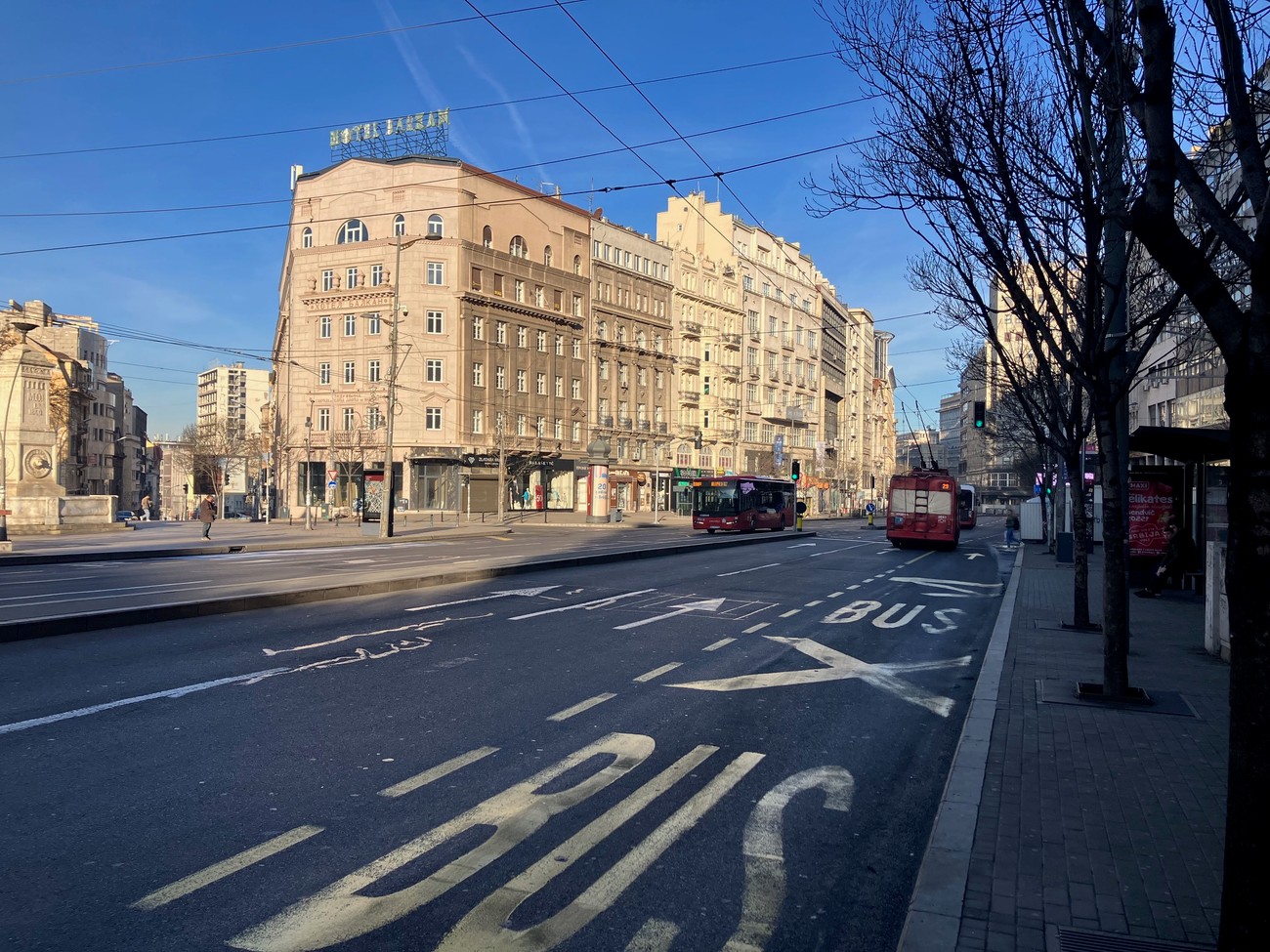 BEOGRAD BEZ LJUDI Evo kako prestonica izgleda za Božić: Prazne ulice ...