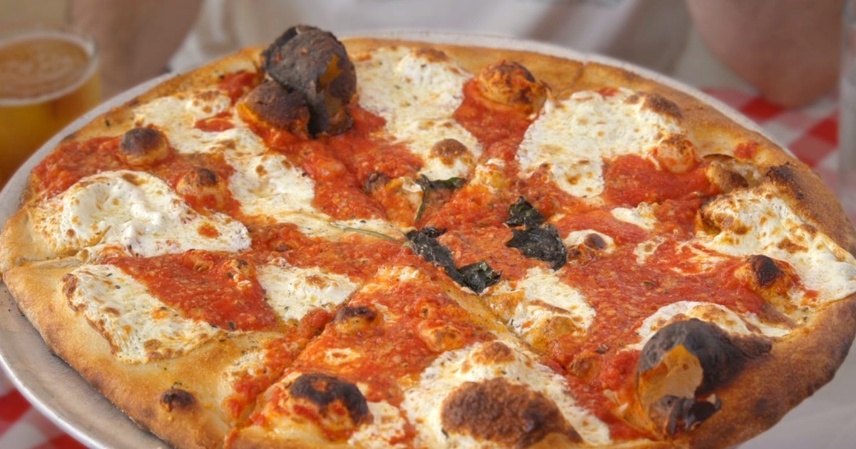 How New York's best pizzeria makes 140,000 pizzas in its coal-fired ...