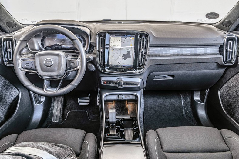 Elektryczne SUV-y. Volvo XC40 P8 Recharge kontra Genesis GV60 - porównanie pod napięciem