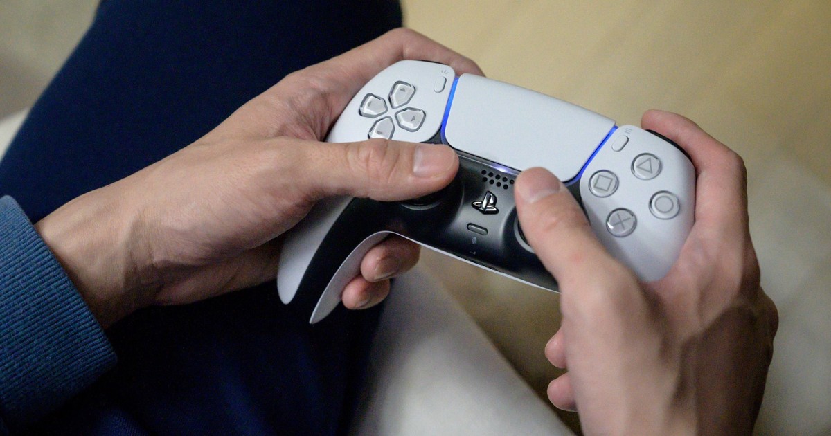 How to update your PS5 controller to keep it working properly ...