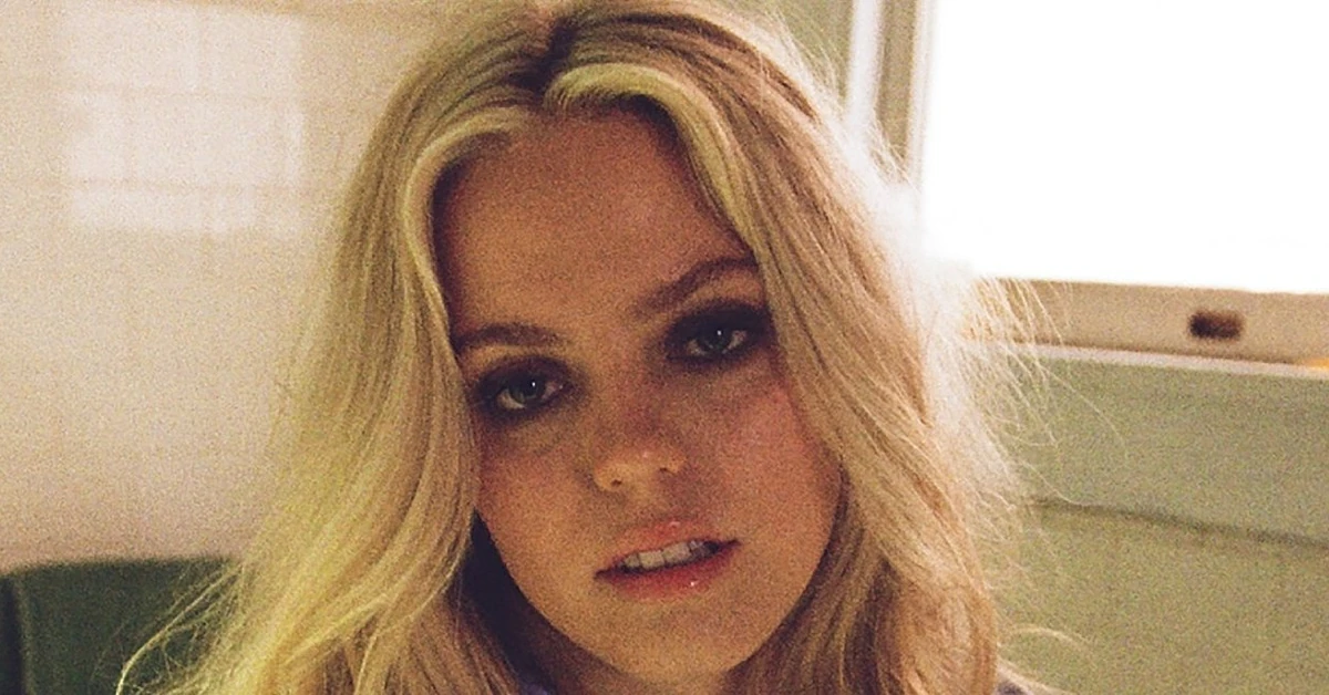 Gwiazda "Życia seksualnego studentek" debiutuje singlem "Tattoos". Tak ...