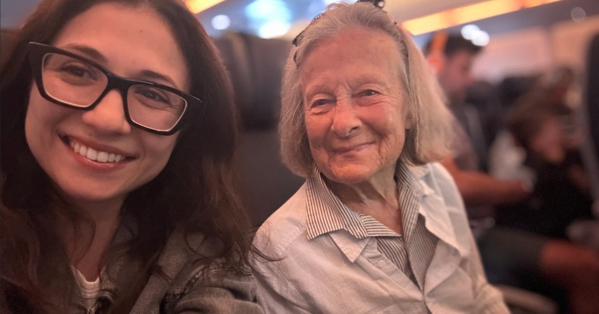 I sat next to a 95-year-old solo traveler on an international flight ...