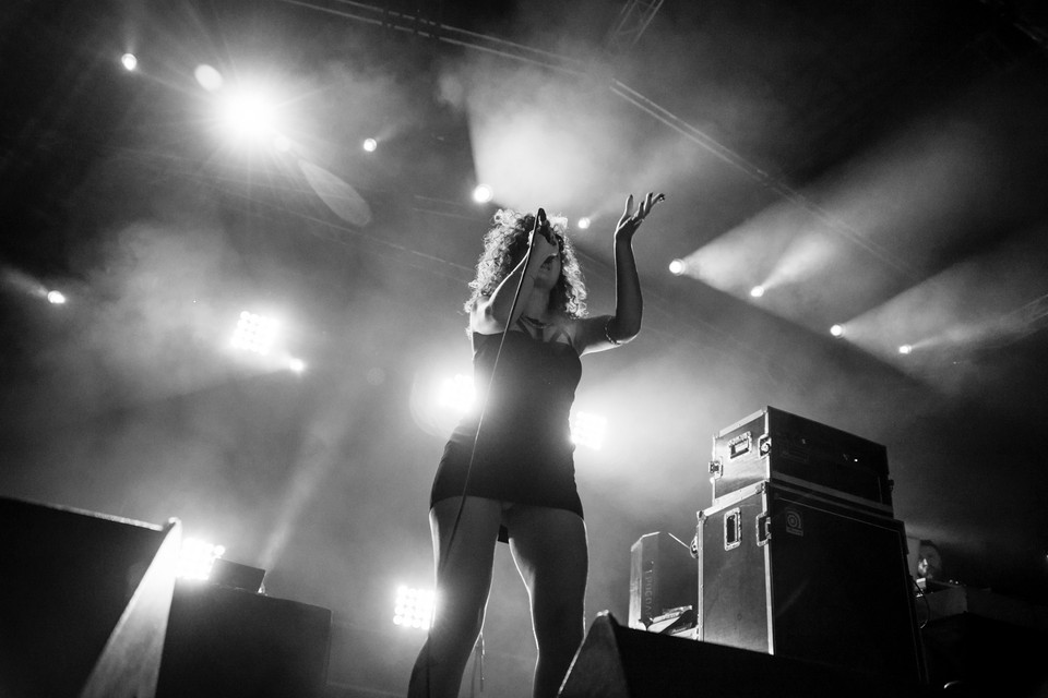 T-Mobile Nowe Horyzonty 2016. The Bug feat. Flowdan & Miss Red w ...