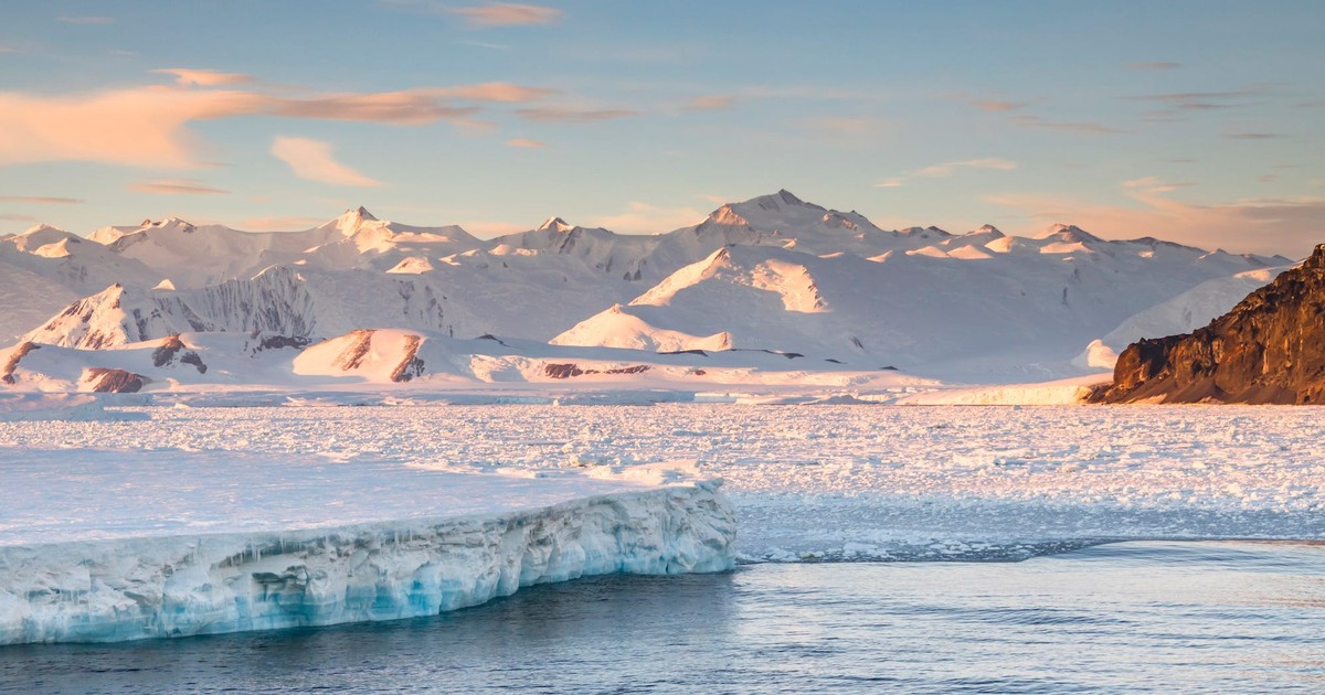 Researchers discovered a hidden Antarctic landscape under a layer of ...