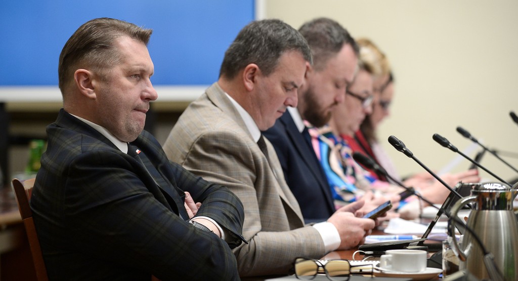 Komisja Śledcza. Soboń odmawia odpowiedzi na pytania komisji. Co mu grozi? | Newsweek