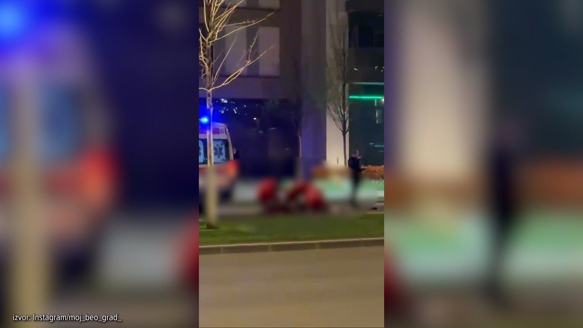 Teška saobraćajna nesreća u Beogradu: Ženu udario motorom, Hitna nije uspela da je spasi - Blic