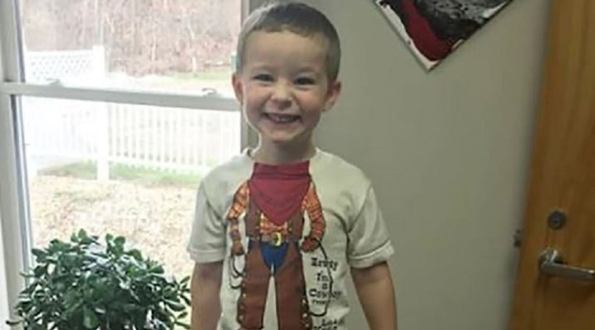 Dečak (3) OSTAVLJEN NA GROBLJU sa psom: Užasna životna priča i odluka ...