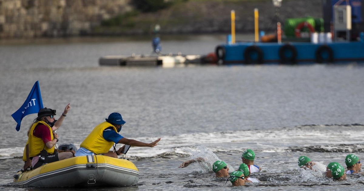 ČAK 37 LINIJA MENJA TRASU, ZATVOREN MOST NA ADI U toku je triatlon u ...