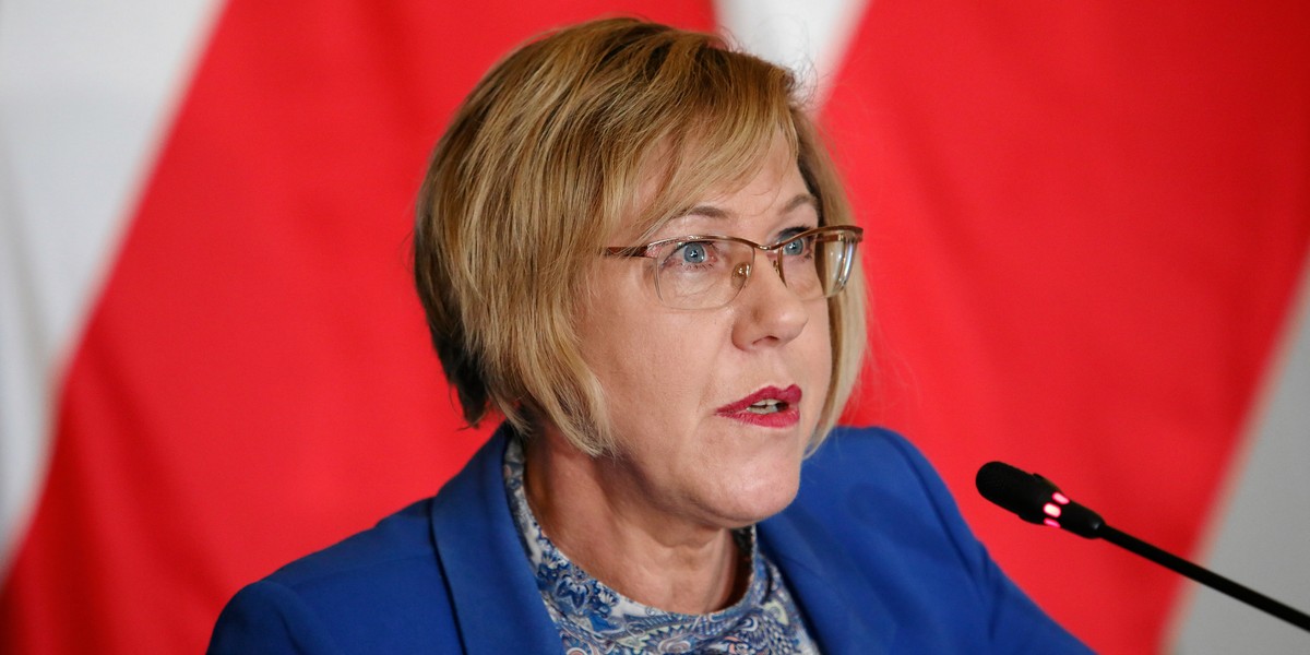 Barbara Nowak tłumaczy dlaczego mieszka z mężem w szkole - Wiadomości