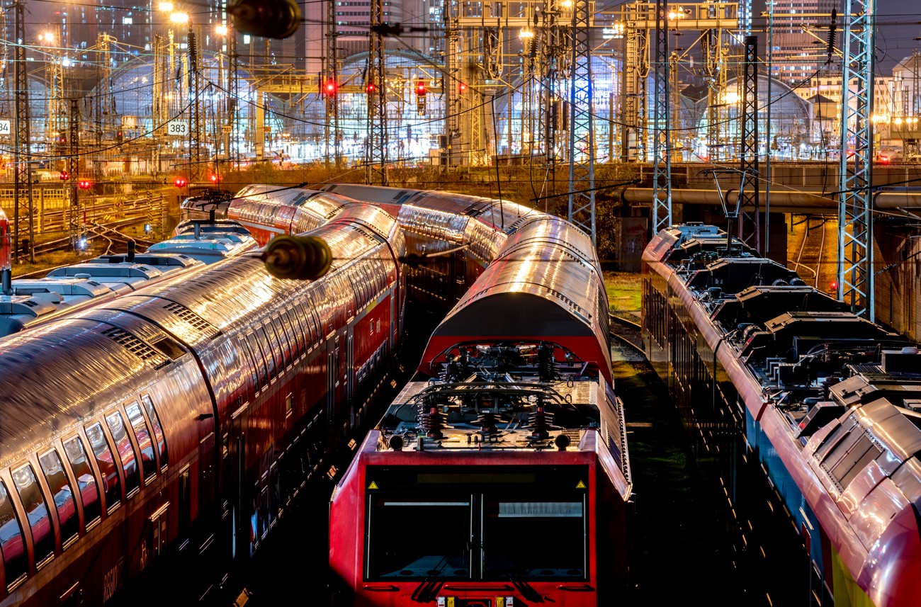 GRADOVI STOJE, SAOBRAĆAJ ZAUSTAVLJEN Nemačka u potpunom kolapsu: Slike ...