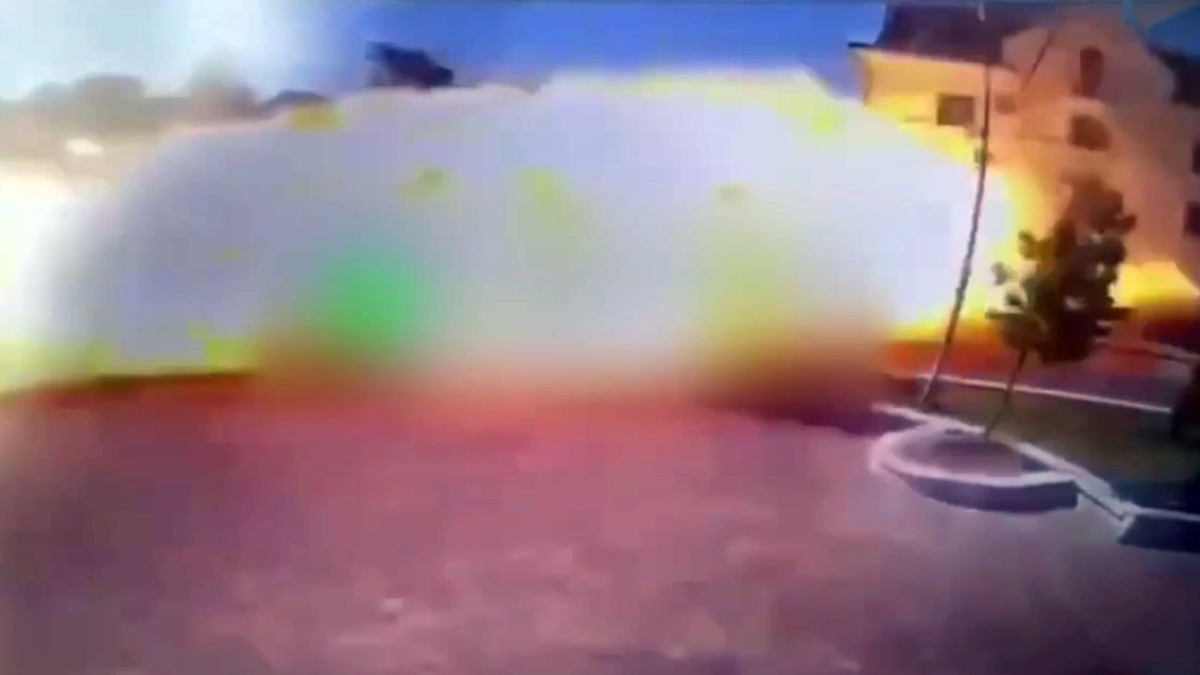 Potresne scene nakon ruskog napada na centar Černihiva - Blic