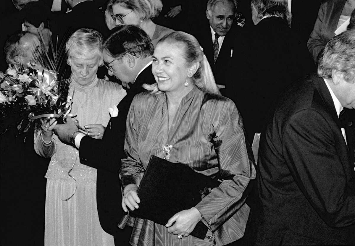 Tołpa i Torf Corporation - historia firmy - Barbara Piasecka-Johnson ...