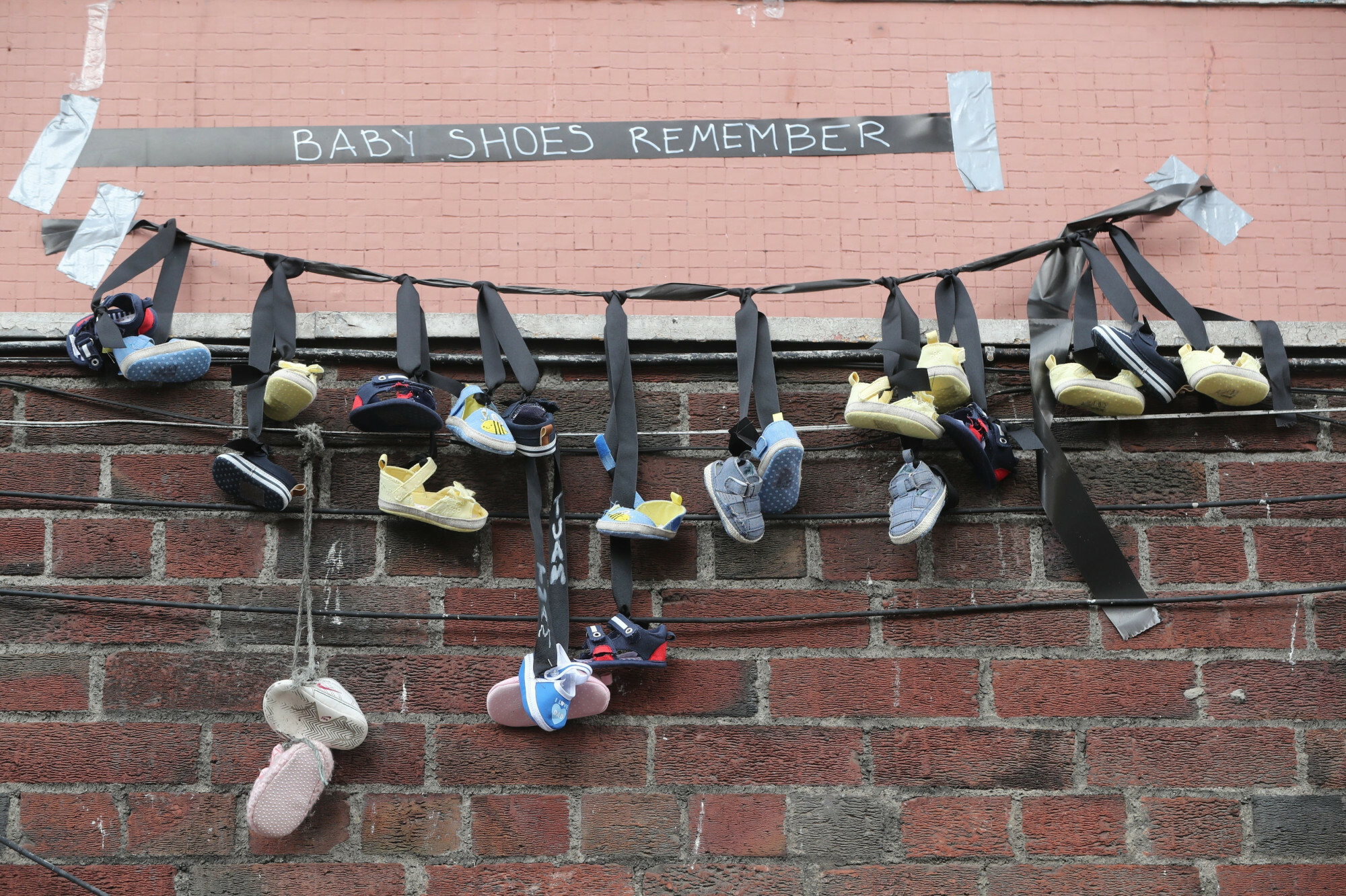 Na terenie Domu Matki i Dziecka pochowano 796 dzieci. W Irlandii ...