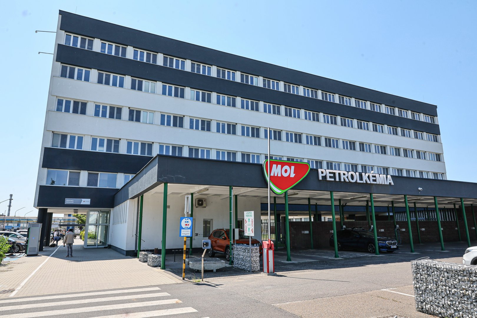 Rendkívüli bejelentést tett a MOL - Kiskegyed
