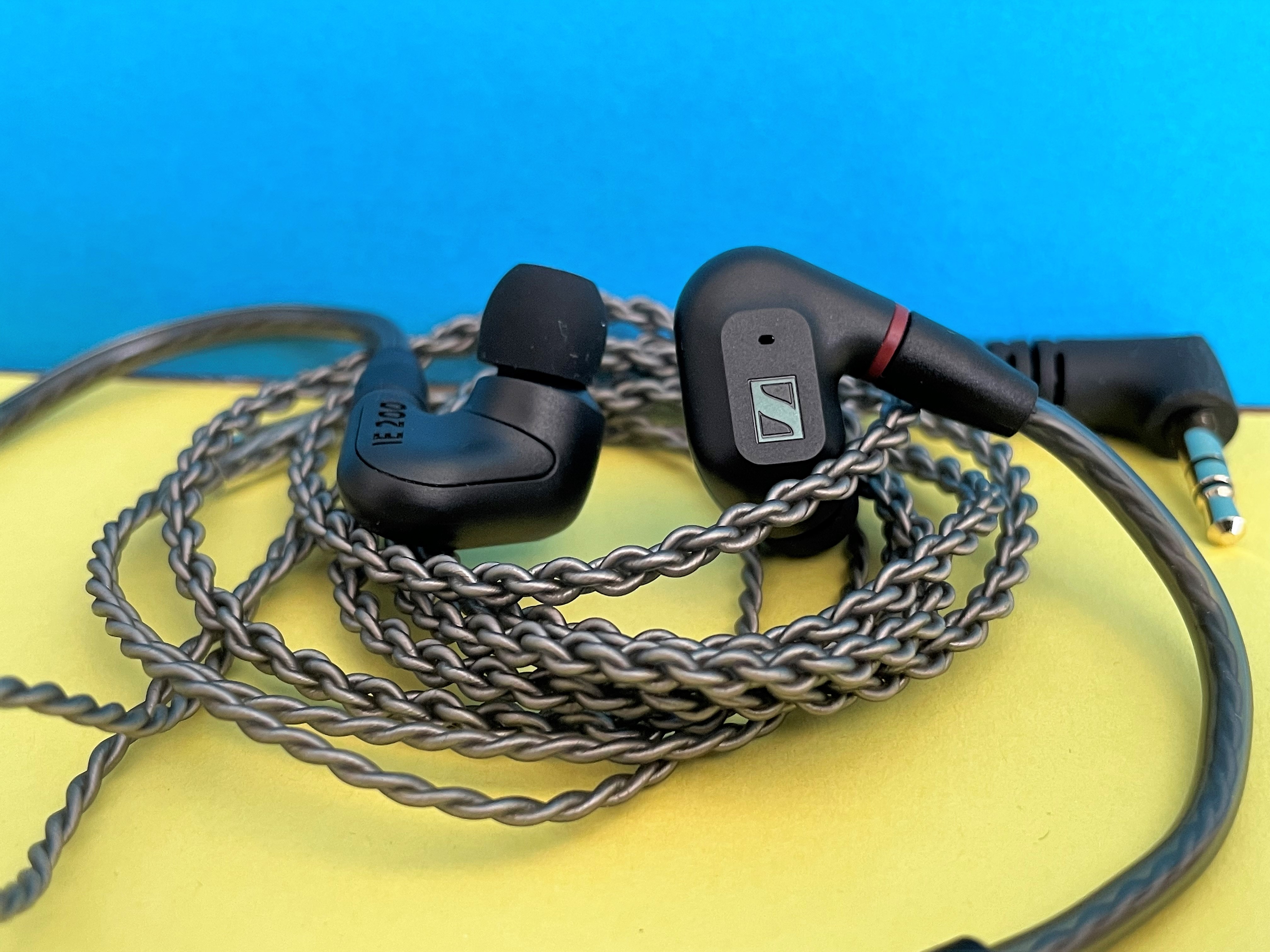 Sennheiser IE 200 im Test: In-Ear-Kopfhörer mit Kabel und perfektem ...
