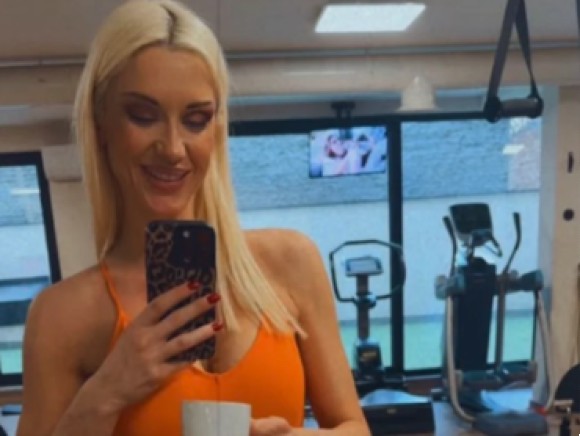 Anja Mit objavila fotografiju iz teretane, svi se šokirali kada su videli šta konzumira