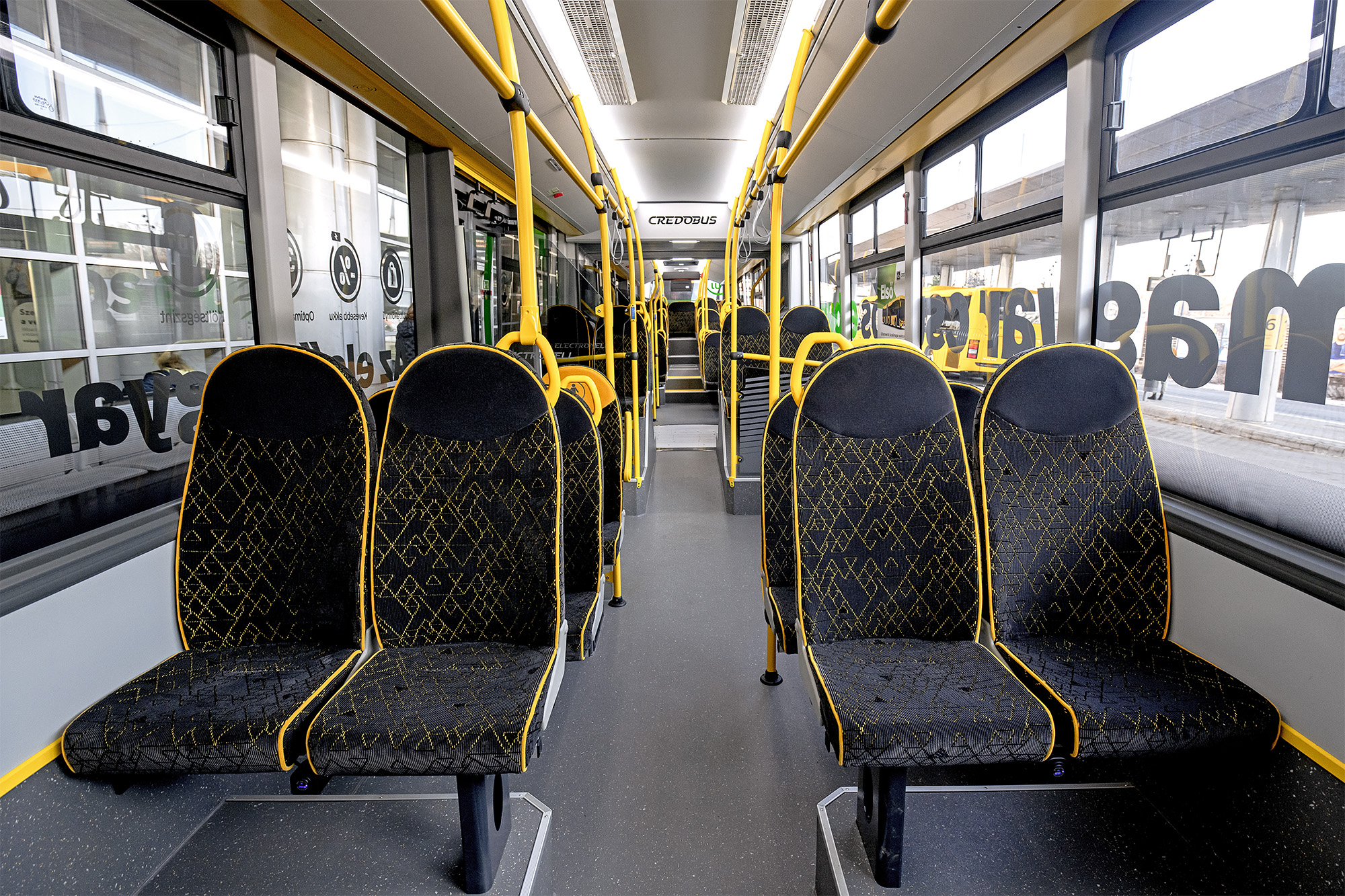 Bemutatták az első magyar gyártású elektromos csuklós buszt - Blikk