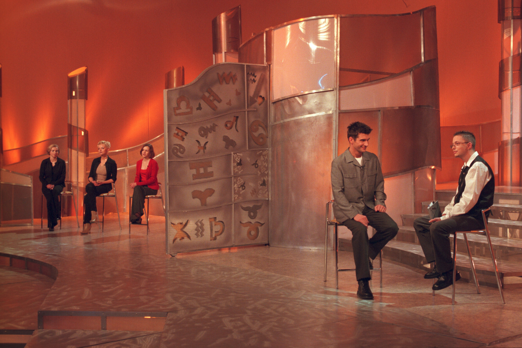 "Randka w ciemno" wraca po 20 latach. Kultowy program z nowym prowadzącym