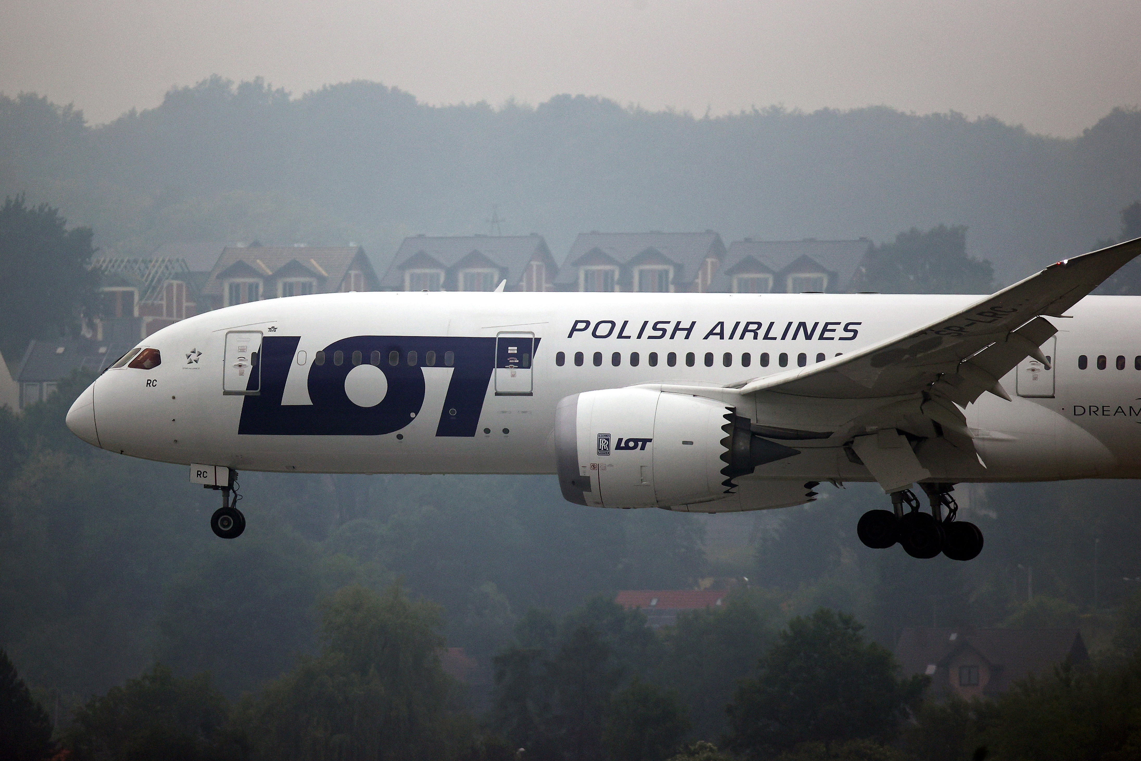 Awaria Boeinga należącego do LOT-u. Zawrócił na Lotnisko Chopina