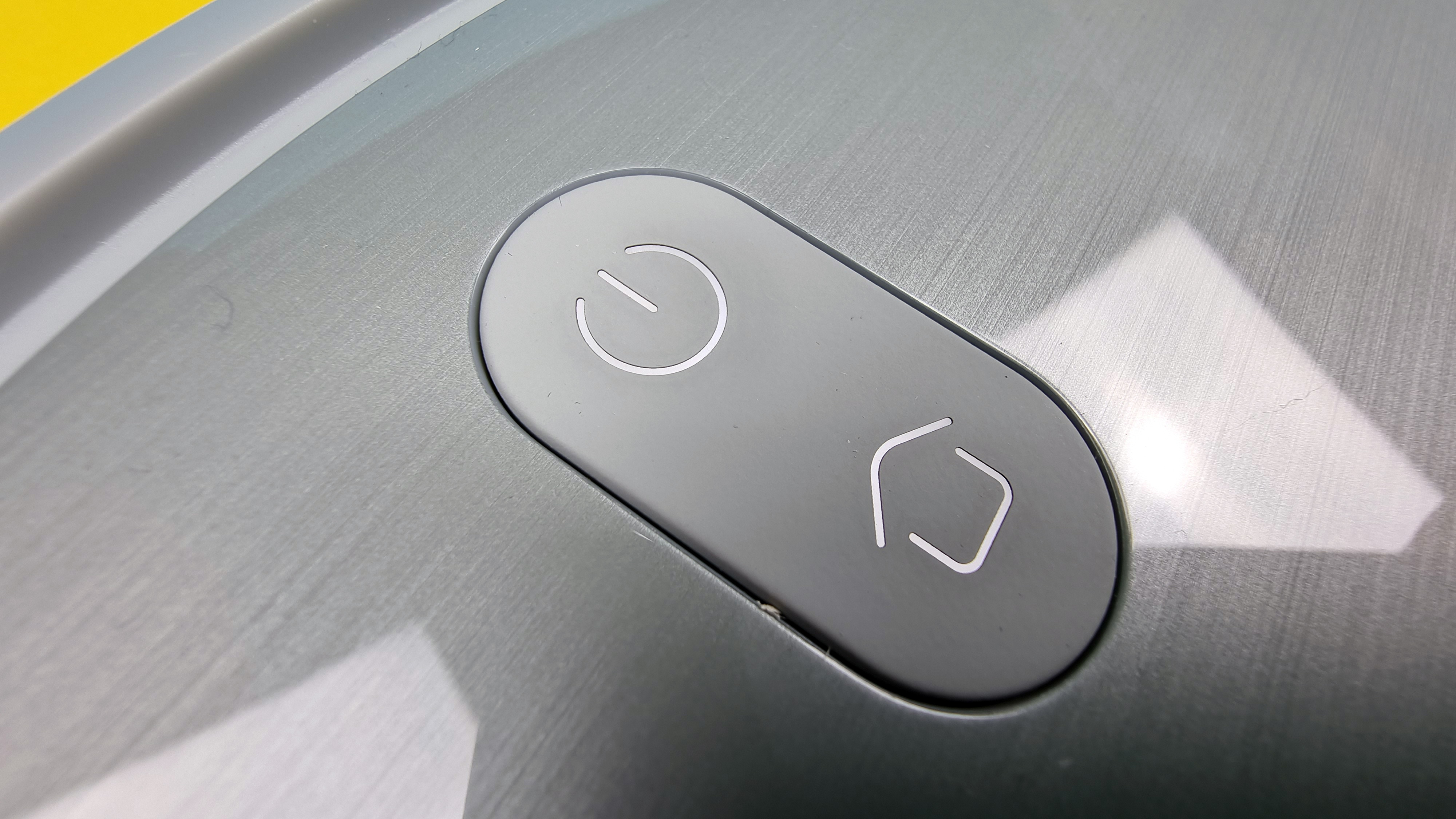 Commodore CVR 300: Saugroboter mit hervorragender Laser-Navigation und ...