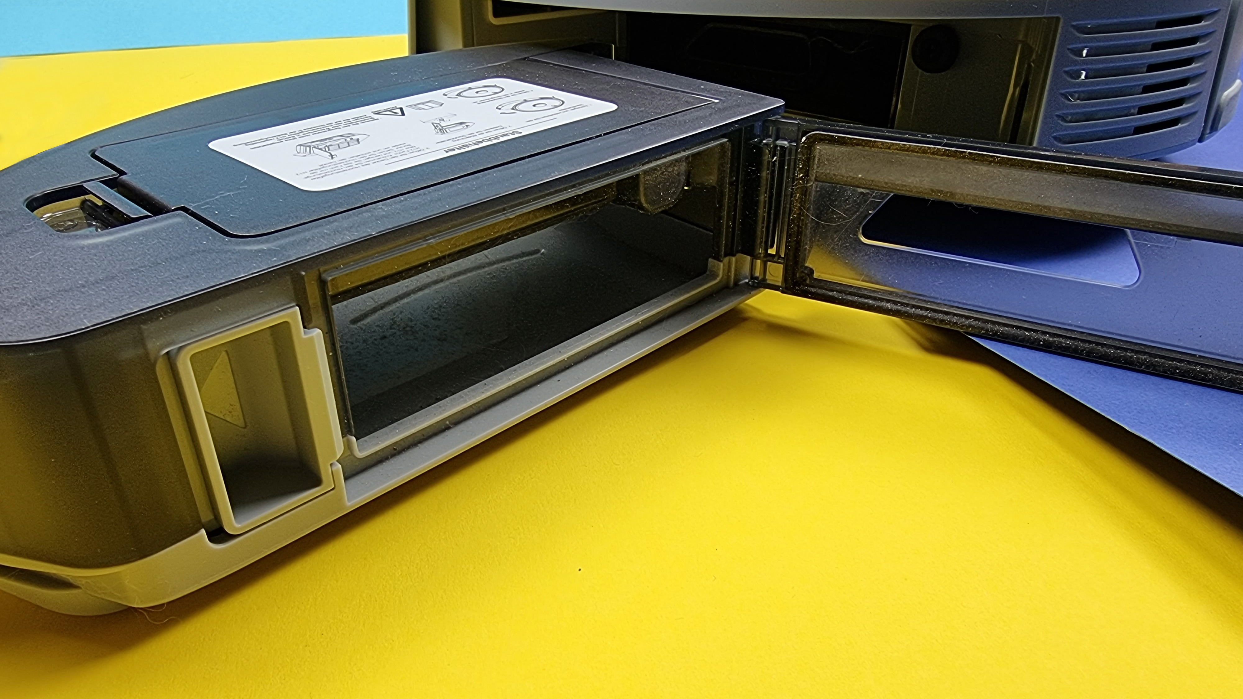 Commodore CVR 300: Saugroboter mit hervorragender Laser-Navigation und ...