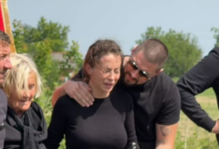 Cipkin muž je iznenada preminuo, a ovaj muškarac joj je danas izmamio ...