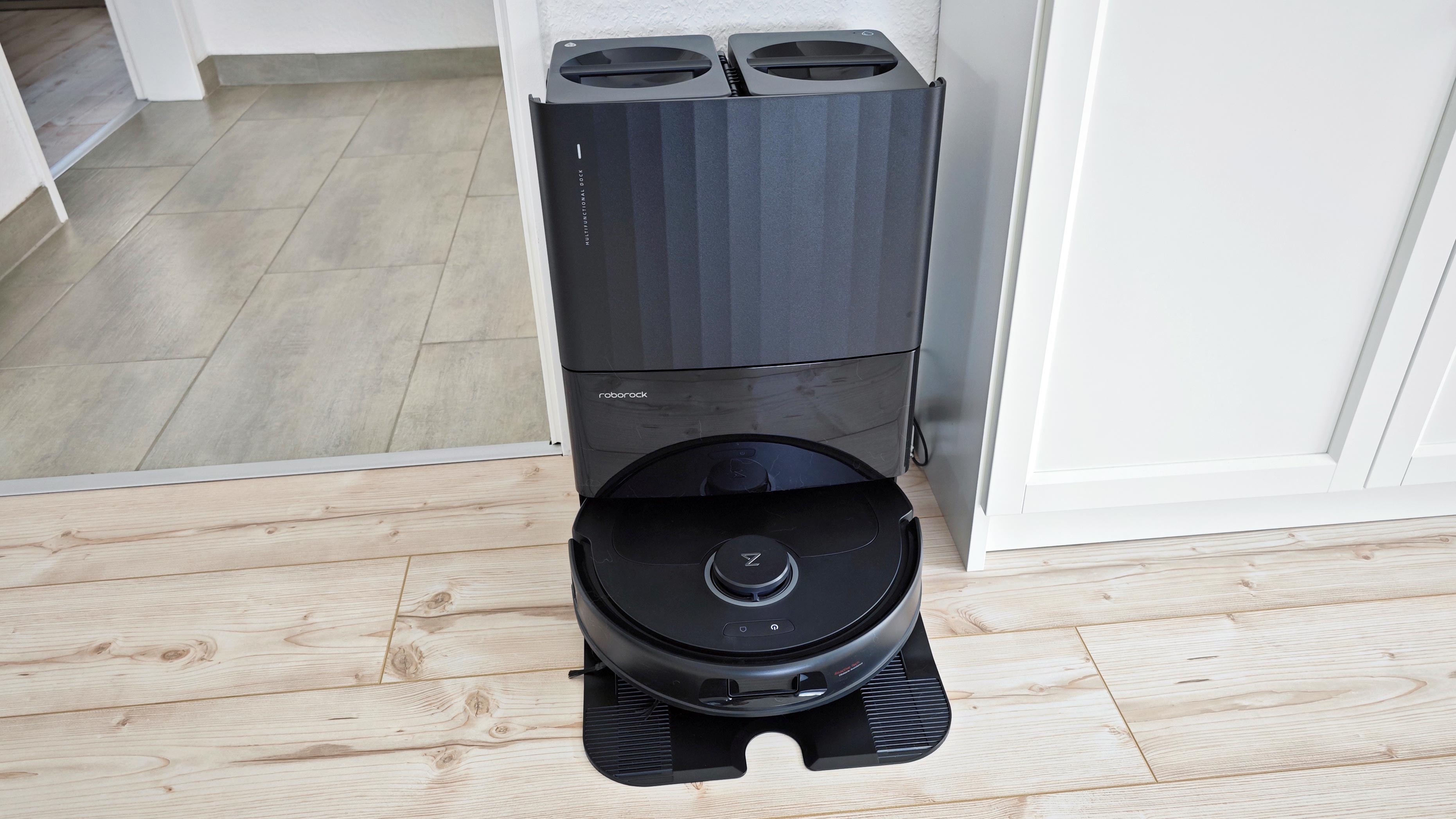 Saugroboter Roborock Qrevo Plus mit Station im Test: Wischt gut bis zum ...