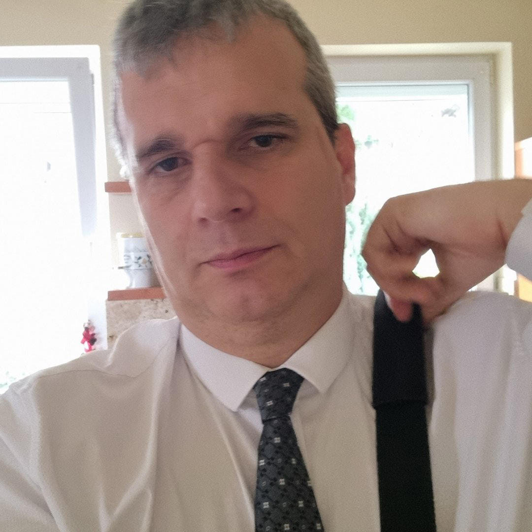 Perel egy pár, akinek rákosrendezőn van földterülete - Blikk