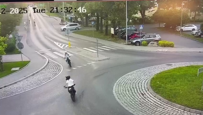 Myślenice. Nastolatkowie na elektrycznych hulajnogach uciekali przed policjantami - Auto Świat