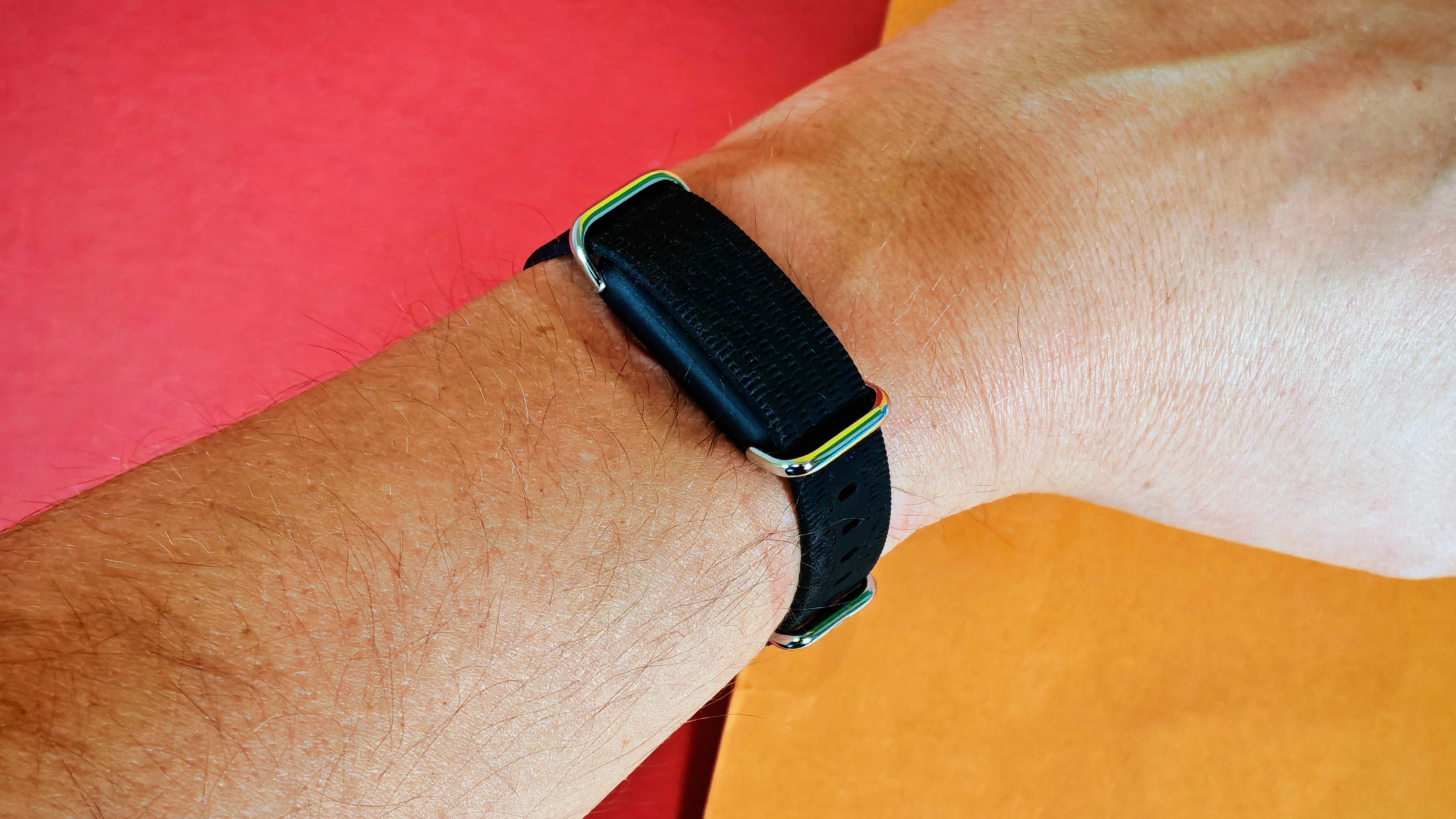 Hilo Band im Test: Permanentes Blutdruckmessgerät fürs Handgelenk ...