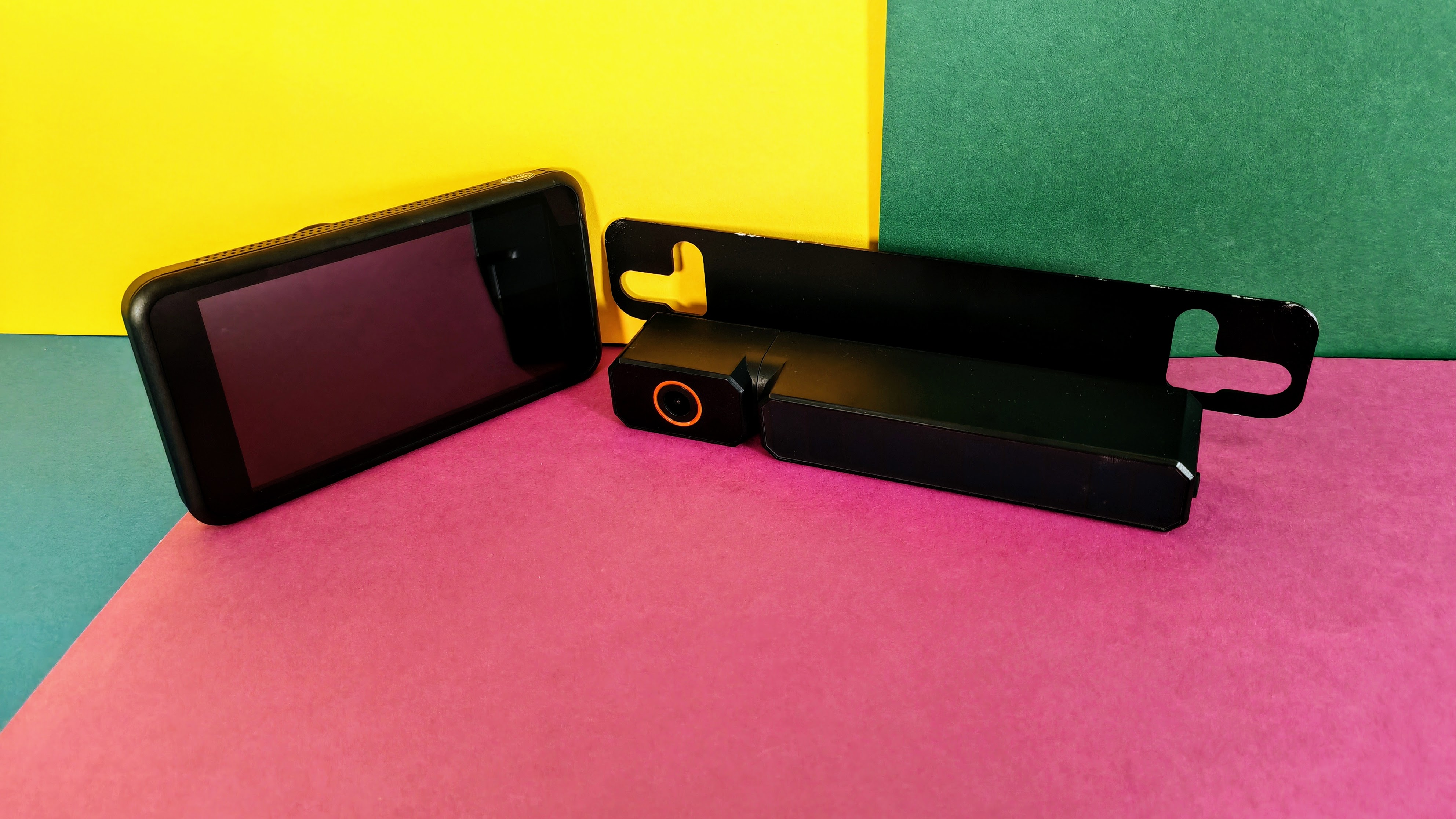 Funk-Rückfahrkamera Auto-Vox Solar 3A Plus im Test | Heise online ...