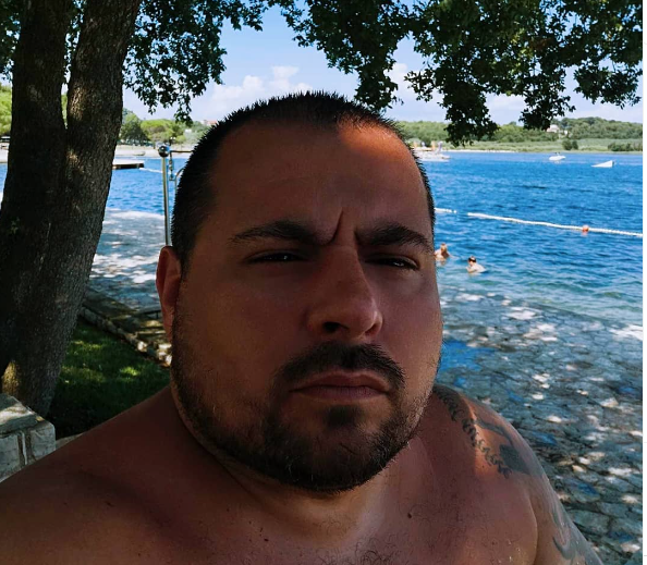 Evo ko je zapravo estradni menadžer koga su uhapsili danas zbog droge u ...