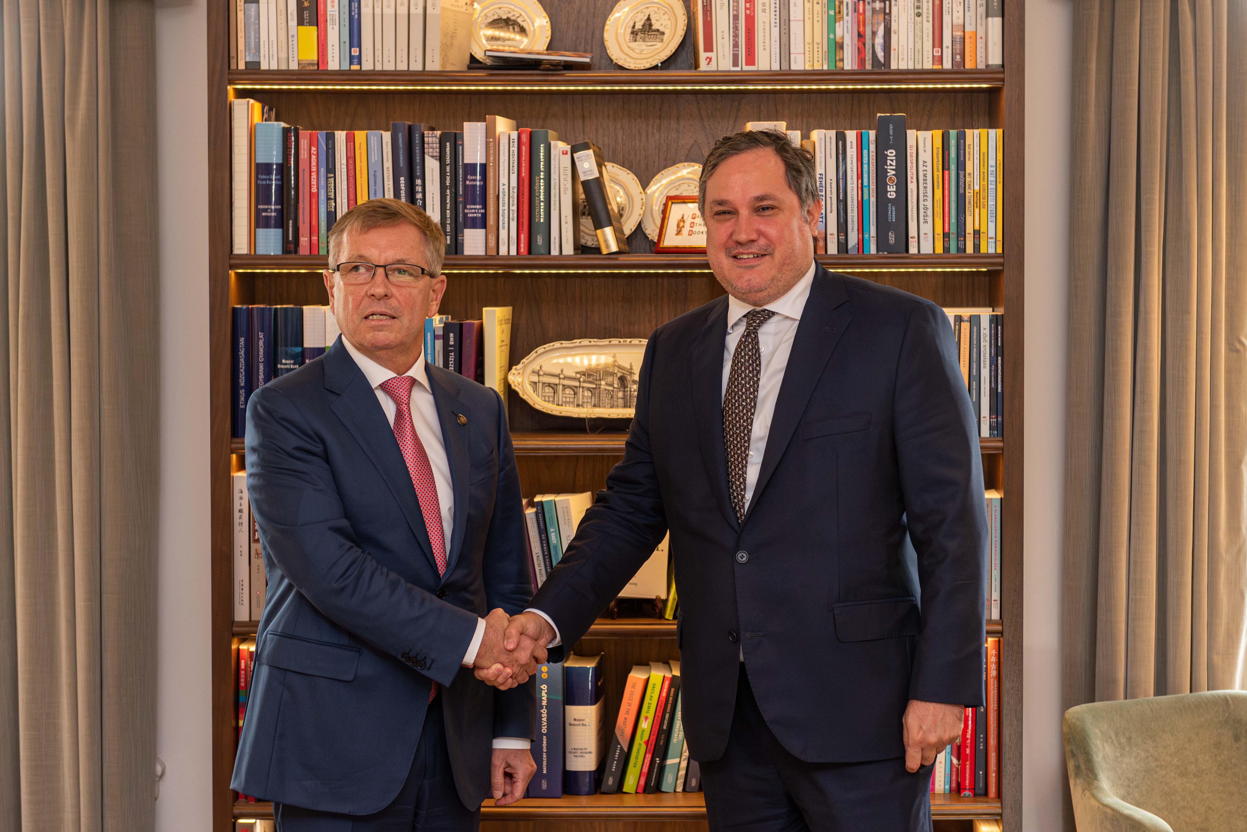 Szent a béke? Matolcsy György és Nagy Márton végre leültek tárgyalni ...