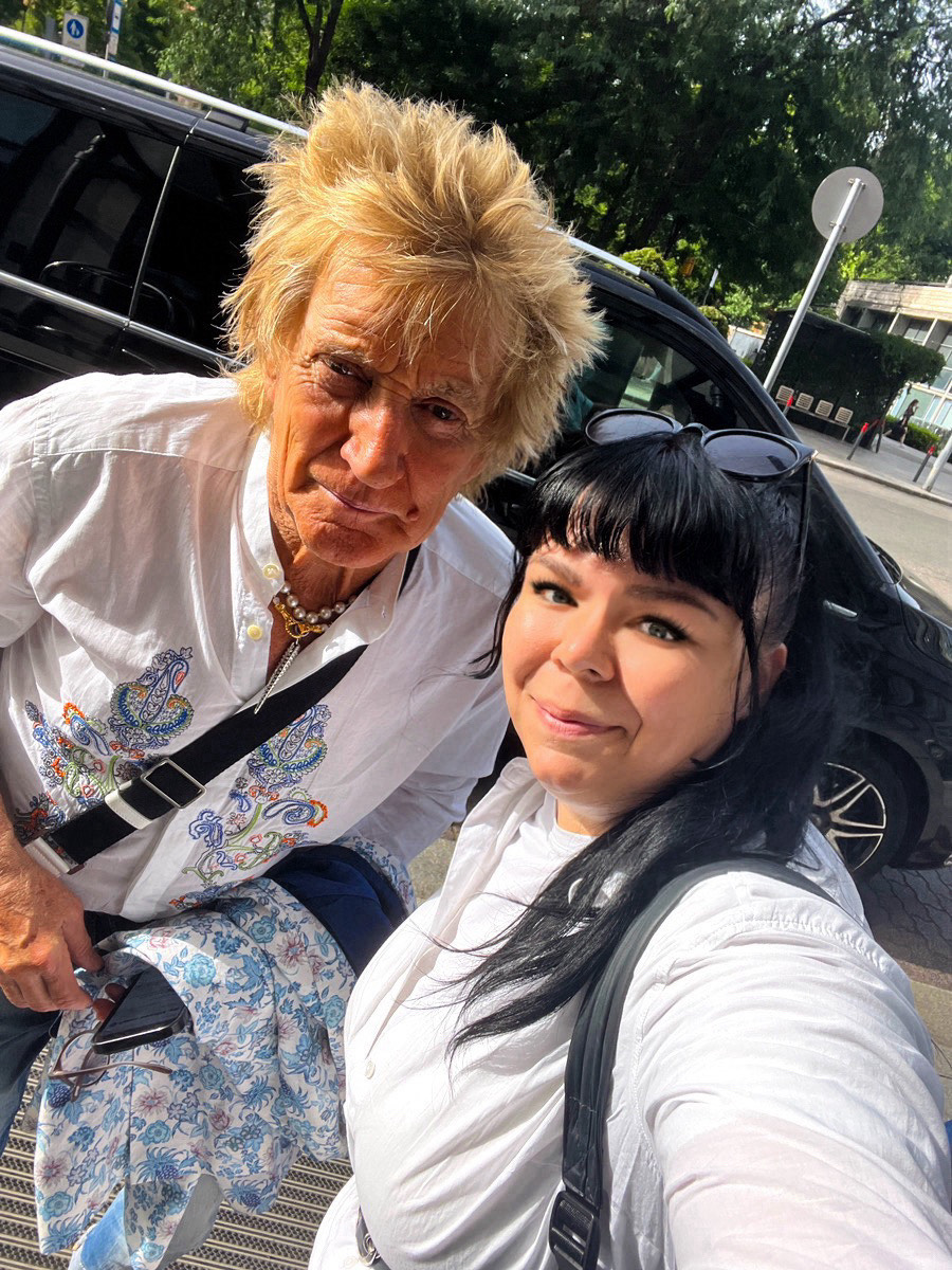 így lepte meg magyar rajongóját Budapesten a legendás Rod Stewart - Blikk