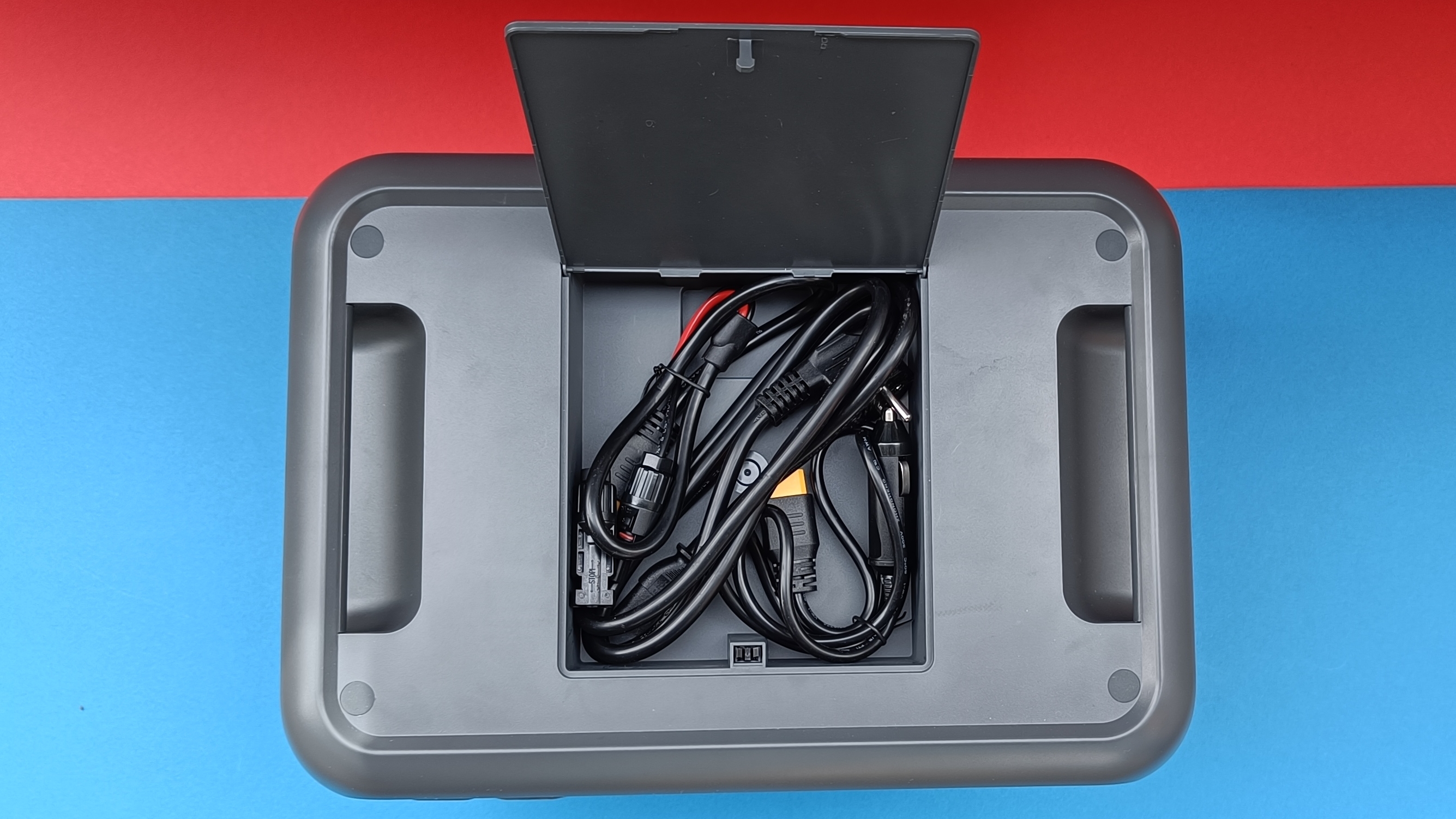 Powerstation Tallpower V2400 für 769 € im Test: Mehr Kapazität war nie ...